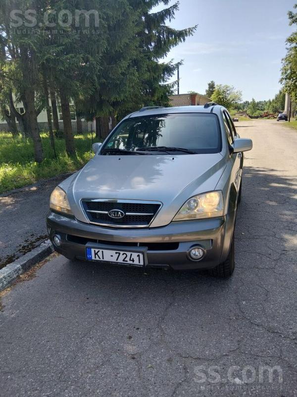 Pelēks Kia Sorento 2006 Kuldīga, ar dzinēja tilpumu 2.50 L un nobraukumu 381 tūkst. km par 2800 €, foto 2 vietnē AUTOMOTO.COM.LV