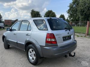 Grey Kia Sorento 2006 in Prienai, with an engine capacity of 2.50 L and mileage of 270 thousand km for 2400 €, photo 6 on AUTOMOTO.COM.LV
