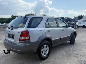 Grey Kia Sorento 2006 in Prienai, with an engine capacity of 2.50 L and mileage of 270 thousand km for 2400 €, photo 10 on AUTOMOTO.COM.LV