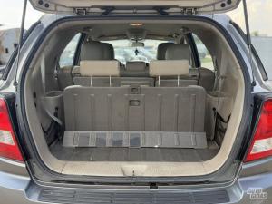 Grey Kia Sorento 2006 in Prienai, with an engine capacity of 2.50 L and mileage of 270 thousand km for 2400 €, photo 12 on AUTOMOTO.COM.LV