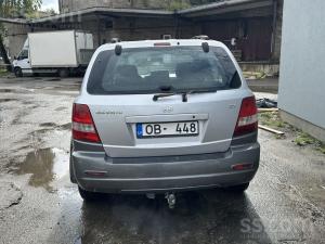 Grey Kia Sorento 2006 in Jelgava, with an engine capacity of 2.50 L and mileage of 234 thousand km for 2000 €, photo 6 on AUTOMOTO.COM.LV