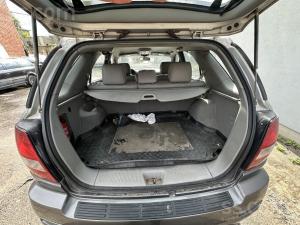 Grey Kia Sorento 2006 in Jelgava, with an engine capacity of 2.50 L and mileage of 234 thousand km for 2000 €, photo 10 on AUTOMOTO.COM.LV