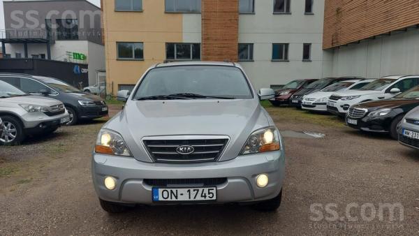 Pelēks Kia Sorento 2006 Daugavpils, ar dzinēja tilpumu 2.50 L un nobraukumu 0 tūkst. km par 3000 €, foto 3 vietnē AUTOMOTO.COM.LV