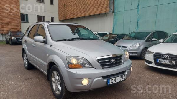Pelēks Kia Sorento 2006 Daugavpils, ar dzinēja tilpumu 2.50 L un nobraukumu 0 tūkst. km par 3000 €, foto 4 vietnē AUTOMOTO.COM.LV