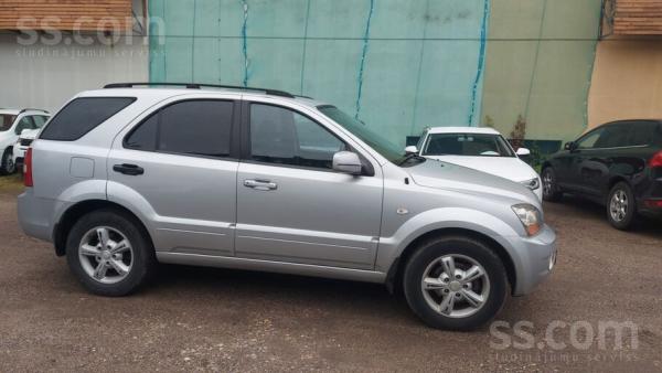Pelēks Kia Sorento 2006 Daugavpils, ar dzinēja tilpumu 2.50 L un nobraukumu 0 tūkst. km par 3000 €, foto 7 vietnē AUTOMOTO.COM.LV