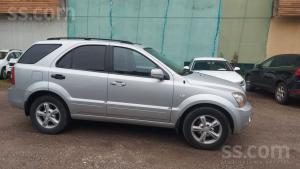 Grey Kia Sorento 2006 in Daugavpils, with an engine capacity of 2.50 L and mileage of 0 thousand km for 3000 €, photo 7 on AUTOMOTO.COM.LV