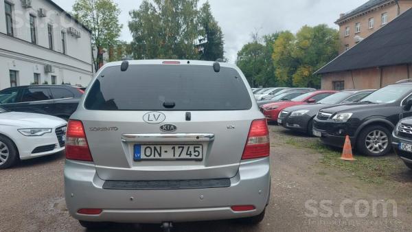 Pelēks Kia Sorento 2006 Daugavpils, ar dzinēja tilpumu 2.50 L un nobraukumu 0 tūkst. km par 3000 €, foto 8 vietnē AUTOMOTO.COM.LV
