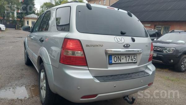 Pelēks Kia Sorento 2006 Daugavpils, ar dzinēja tilpumu 2.50 L un nobraukumu 0 tūkst. km par 3000 €, foto 10 vietnē AUTOMOTO.COM.LV