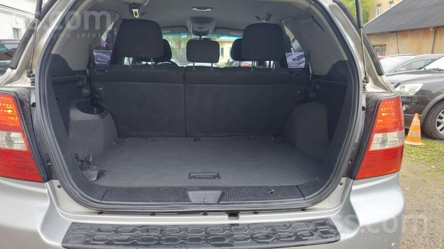 Grey Kia Sorento 2006 in Daugavpils, with an engine capacity of 2.50 L and mileage of 0 thousand km for 3000 €, photo 19 on AUTOMOTO.COM.LV