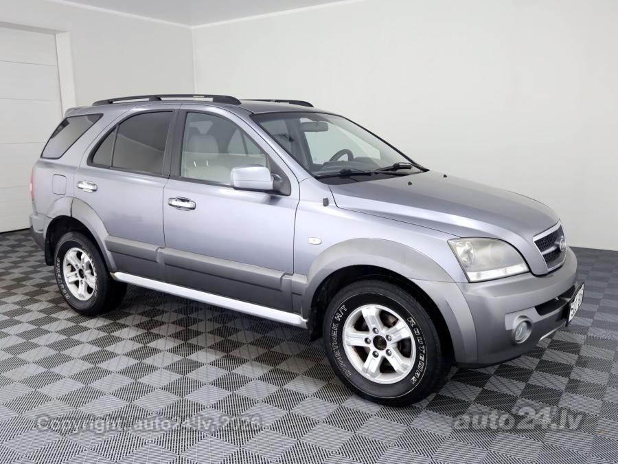 Pelēks Kia Sorento 2006 Tallina, ar dzinēja tilpumu 2.50 L un nobraukumu 268 tūkst. km par 1699 €, foto 1 vietnē AUTOMOTO.COM.LV