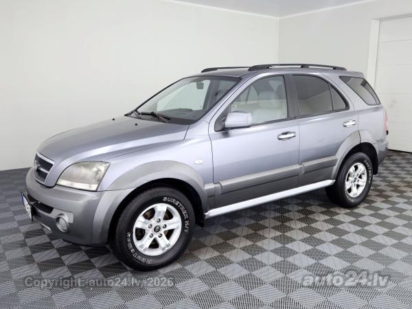 Grey Kia Sorento 2006 in Tallinn, with an engine capacity of 2.50 L and mileage of 268 thousand km for 1699 €, photo 3 on AUTOMOTO.COM.LV