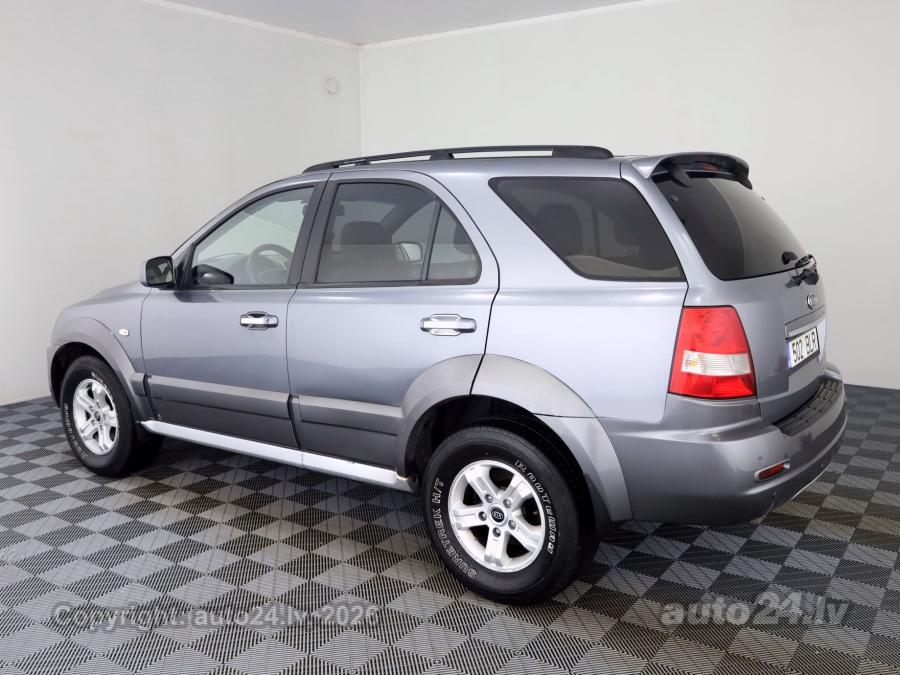 Pelēks Kia Sorento 2006 Tallina, ar dzinēja tilpumu 2.50 L un nobraukumu 268 tūkst. km par 1699 €, foto 5 vietnē AUTOMOTO.COM.LV