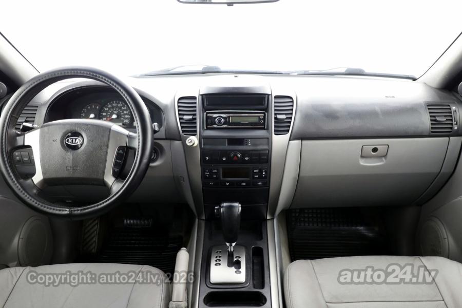 Pelēks Kia Sorento 2006 Tallina, ar dzinēja tilpumu 2.50 L un nobraukumu 268 tūkst. km par 1699 €, foto 6 vietnē AUTOMOTO.COM.LV