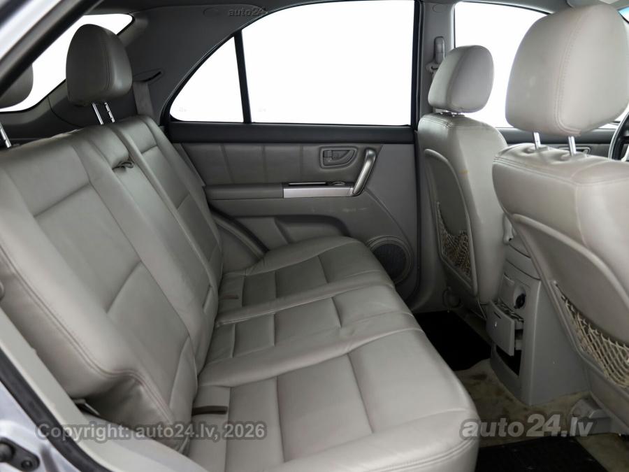 Pelēks Kia Sorento 2006 Tallina, ar dzinēja tilpumu 2.50 L un nobraukumu 268 tūkst. km par 1699 €, foto 8 vietnē AUTOMOTO.COM.LV