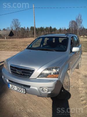 Grey Kia Sorento 2007 in Rezekne, with an engine capacity of 2.50 L and mileage of 320 thousand km for 2200 €, photo 1 on AUTOMOTO.COM.LV