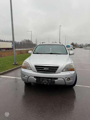 Grey Kia Sorento 2007 in Kaunas, with an engine capacity of 2.50 L and mileage of 340 thousand km for 2850 €, photo 2 on AUTOMOTO.COM.LV
