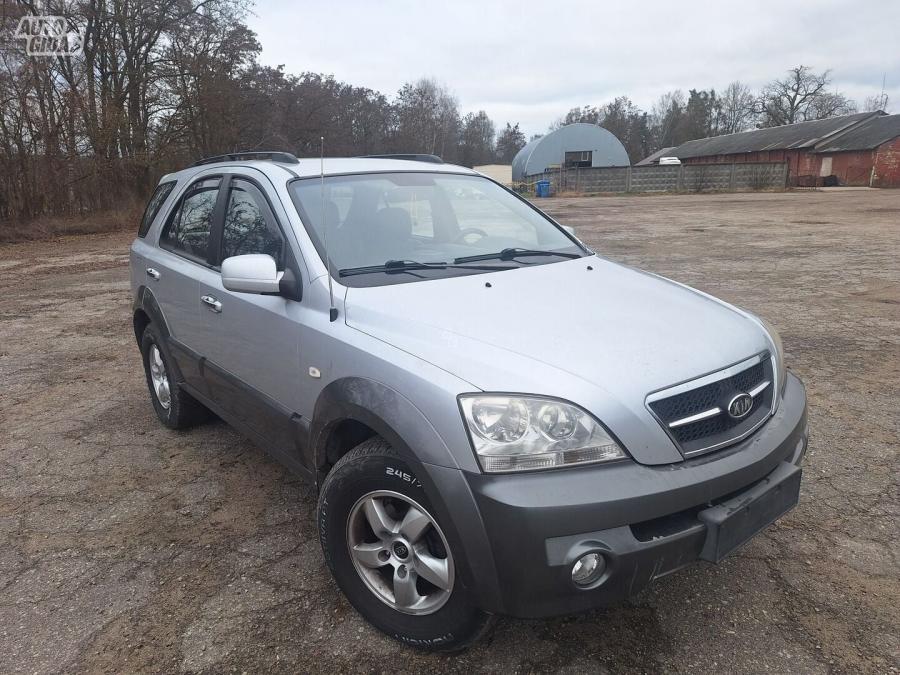 Grey Kia Sorento 2007 in Prienai, with an engine capacity of 2.50 L and mileage of 267 thousand km for 2550 €, photo 1 on AUTOMOTO.COM.LV
