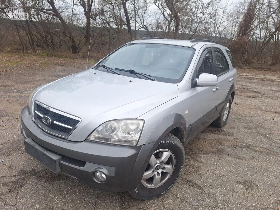 Grey Kia Sorento 2007 in Prienai, with an engine capacity of 2.50 L and mileage of 267 thousand km for 2550 €, photo 14 on AUTOMOTO.COM.LV