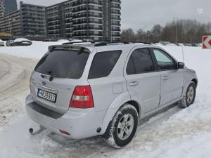 Grey Kia Sorento 2007 in Vilnius, with an engine capacity of 3.34 L and mileage of 350 thousand km for 1600 €, photo 2 on AUTOMOTO.COM.LV