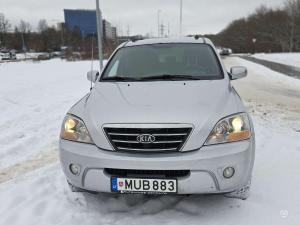 Grey Kia Sorento 2007 in Vilnius, with an engine capacity of 3.34 L and mileage of 350 thousand km for 1600 €, photo 6 on AUTOMOTO.COM.LV