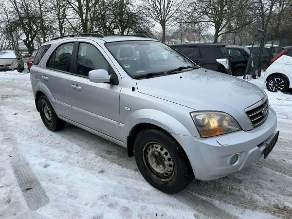 Grey Kia Sorento 2007 in Vilkaviskis, with an engine capacity of 2.50 L and mileage of 277 thousand km for 2300 €, photo 1 on AUTOMOTO.COM.LV