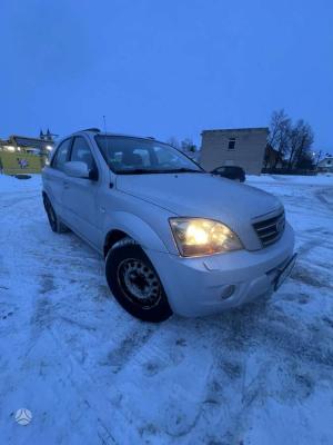 Grey Kia Sorento 2007 in Vilkaviskis, with an engine capacity of 2.50 L and mileage of 307 thousand km for 2600 €, photo 5 on AUTOMOTO.COM.LV