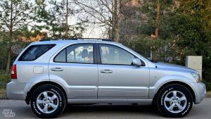 Grey Kia Sorento 2007 in Marijampole, with an engine capacity of 2.50 L and mileage of 251 thousand km for 2999 €, photo 8 on AUTOMOTO.COM.LV