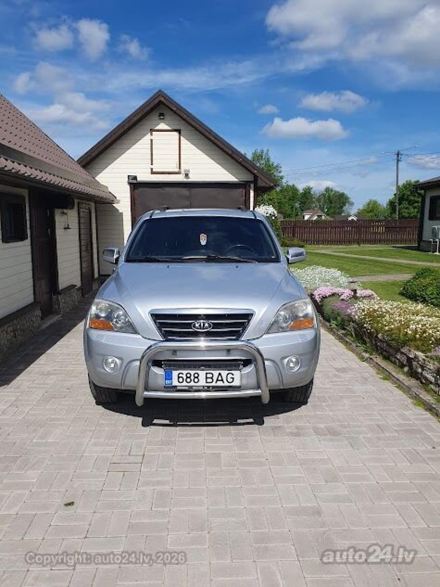 Grey Kia Sorento 2007 in Rakvere, with an engine capacity of 2.50 L and mileage of 357 thousand km for 3498 €, photo 1 on AUTOMOTO.COM.LV