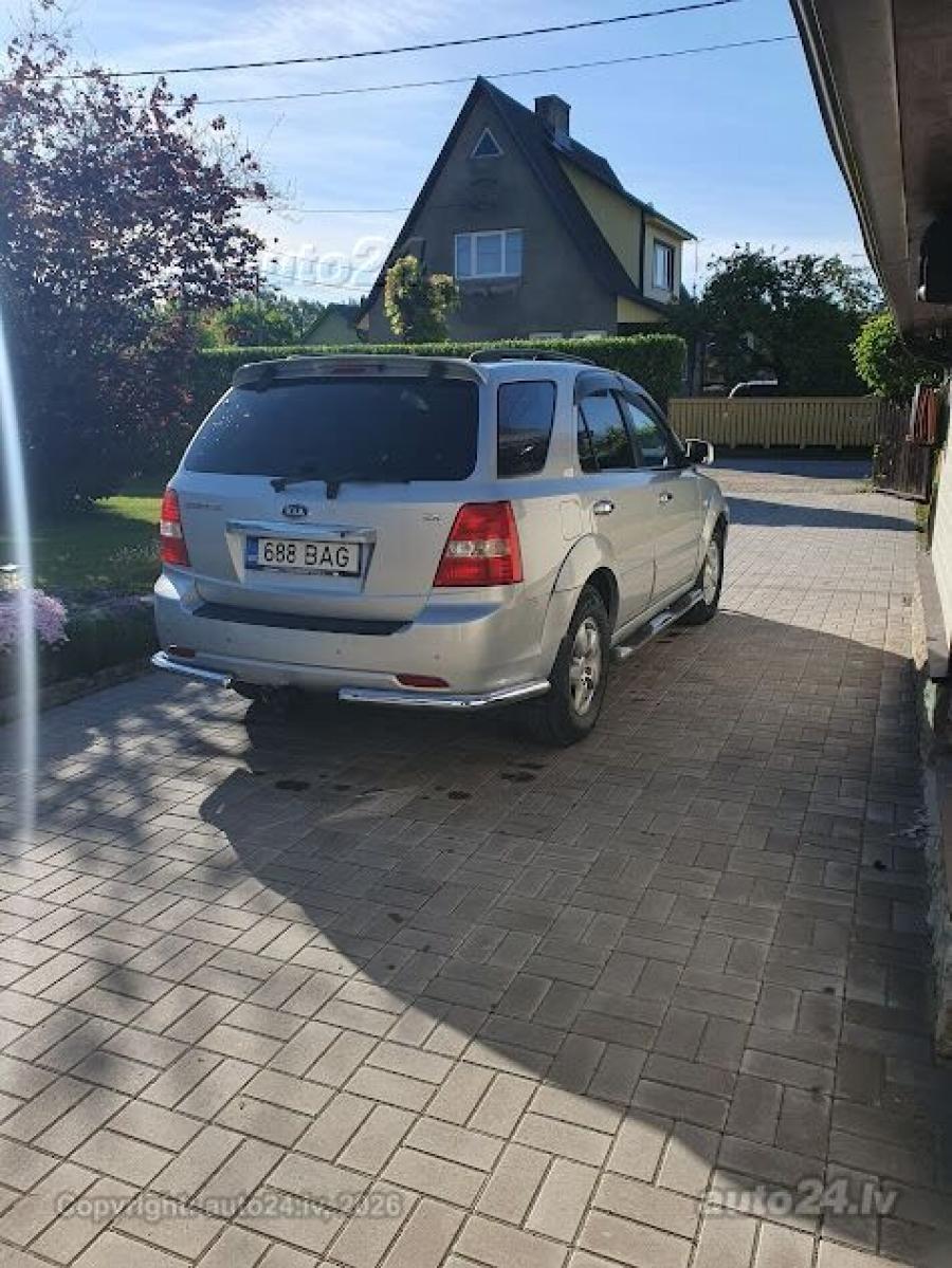 Grey Kia Sorento 2007 in Rakvere, with an engine capacity of 2.50 L and mileage of 357 thousand km for 3498 €, photo 13 on AUTOMOTO.COM.LV