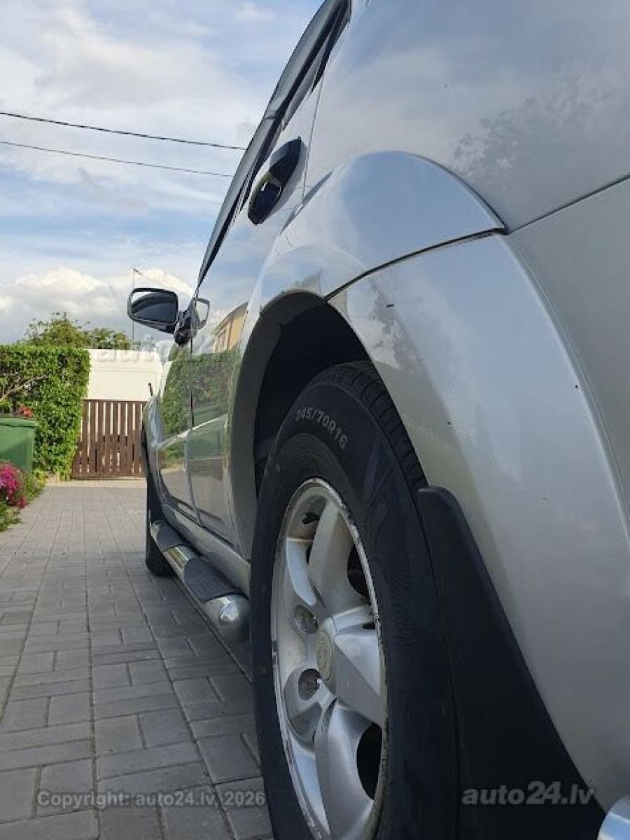 Grey Kia Sorento 2007 in Rakvere, with an engine capacity of 2.50 L and mileage of 357 thousand km for 3498 €, photo 20 on AUTOMOTO.COM.LV