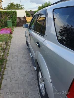 Grey Kia Sorento 2007 in Rakvere, with an engine capacity of 2.50 L and mileage of 357 thousand km for 3498 €, photo 23 on AUTOMOTO.COM.LV