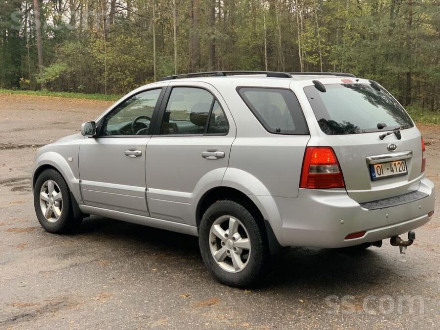 Pelēks Kia Sorento 2007 Rīga, ar dzinēja tilpumu 2.50 L un nobraukumu 290 tūkst. km par 3200 €, foto 5 vietnē AUTOMOTO.COM.LV