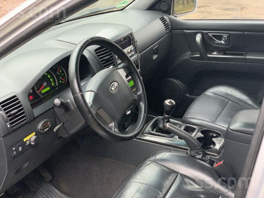 Pelēks Kia Sorento 2007 Rīga, ar dzinēja tilpumu 2.50 L un nobraukumu 290 tūkst. km par 3200 €, foto 8 vietnē AUTOMOTO.COM.LV