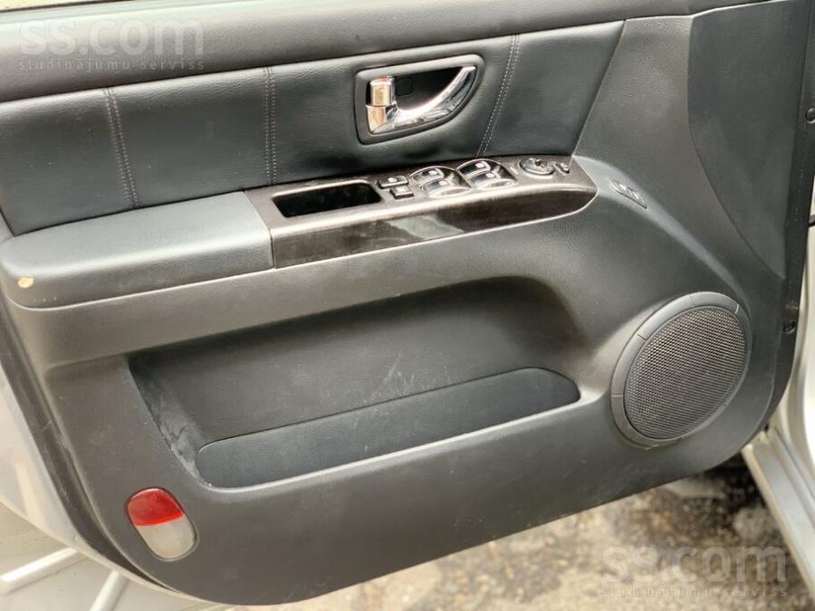 Pelēks Kia Sorento 2007 Rīga, ar dzinēja tilpumu 2.50 L un nobraukumu 290 tūkst. km par 3200 €, foto 10 vietnē AUTOMOTO.COM.LV