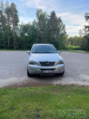 Grey Kia Sorento 2007 in Riga, with an engine capacity of 2.50 L and mileage of 294 thousand km for 2800 €, photo 1 on AUTOMOTO.COM.LV