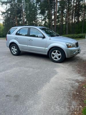 Grey Kia Sorento 2007 in Riga, with an engine capacity of 2.50 L and mileage of 294 thousand km for 2800 €, photo 4 on AUTOMOTO.COM.LV