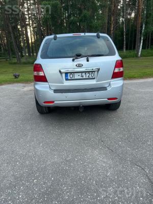 Grey Kia Sorento 2007 in Riga, with an engine capacity of 2.50 L and mileage of 294 thousand km for 2800 €, photo 16 on AUTOMOTO.COM.LV