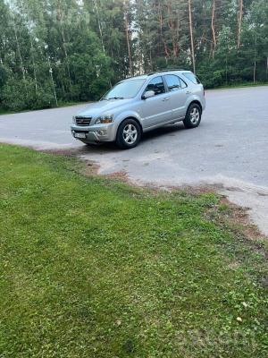 Grey Kia Sorento 2007 in Riga, with an engine capacity of 2.50 L and mileage of 294 thousand km for 2800 €, photo 17 on AUTOMOTO.COM.LV