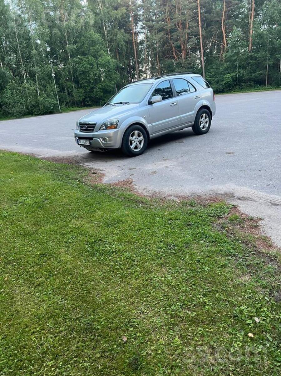 Grey Kia Sorento 2007 in Riga, with an engine capacity of 2.50 L and mileage of 294 thousand km for 2800 €, photo 17 on AUTOMOTO.COM.LV