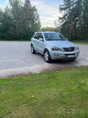 Grey Kia Sorento 2007 in Riga, with an engine capacity of 2.50 L and mileage of 294 thousand km for 2800 €, photo 18 on AUTOMOTO.COM.LV