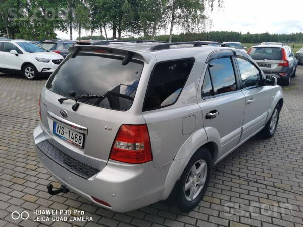 Grey Kia Sorento 2007 in Talsi, with an engine capacity of 2.50 L and mileage of 0 thousand km for 2970 €, photo 10 on AUTOMOTO.COM.LV
