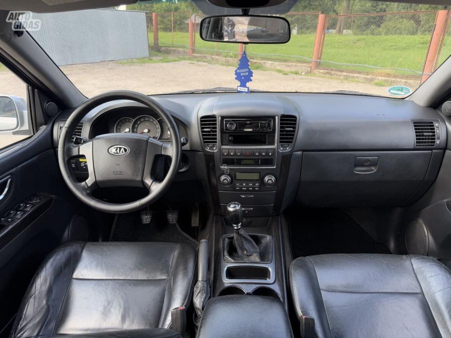 Pelēks Kia Sorento 2007 Prienai, ar dzinēja tilpumu 2.50 L un nobraukumu 279 tūkst. km par 3500 €, foto 13 vietnē AUTOMOTO.COM.LV