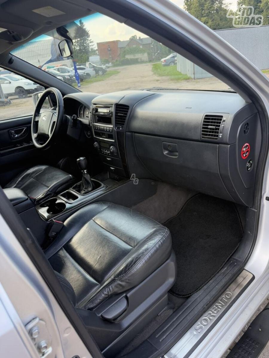 Pelēks Kia Sorento 2007 Prienai, ar dzinēja tilpumu 2.50 L un nobraukumu 279 tūkst. km par 3500 €, foto 25 vietnē AUTOMOTO.COM.LV