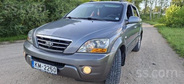 Grey Kia Sorento 2007 in Daugavpils, with an engine capacity of 2.50 L and mileage of 258 thousand km for 2000 €, photo 8 on AUTOMOTO.COM.LV