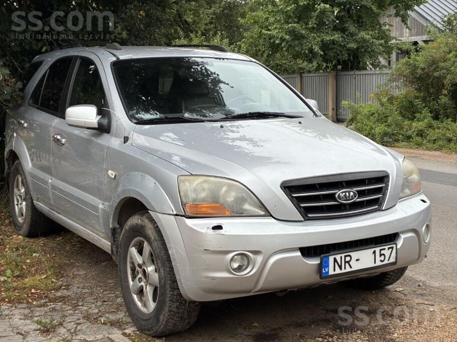 Pelēks Kia Sorento 2007 Rīga, ar dzinēja tilpumu 2.50 L un nobraukumu 340 tūkst. km par 1000 €, foto 1 vietnē AUTOMOTO.COM.LV
