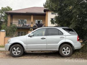 Pelēks Kia Sorento 2007 Rīga, ar dzinēja tilpumu 2.50 L un nobraukumu 340 tūkst. km par 1000 €, foto 6 vietnē AUTOMOTO.COM.LV