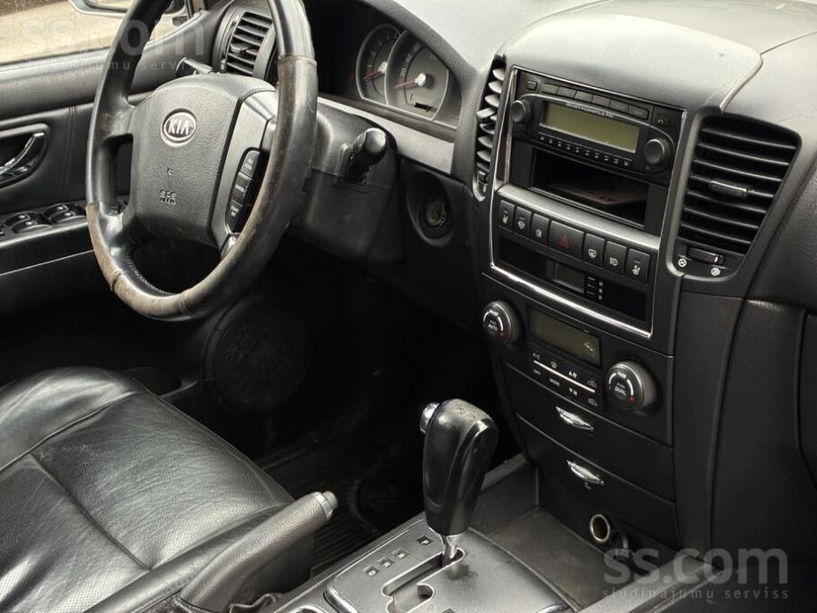 Pelēks Kia Sorento 2007 Rīga, ar dzinēja tilpumu 2.50 L un nobraukumu 340 tūkst. km par 1000 €, foto 10 vietnē AUTOMOTO.COM.LV