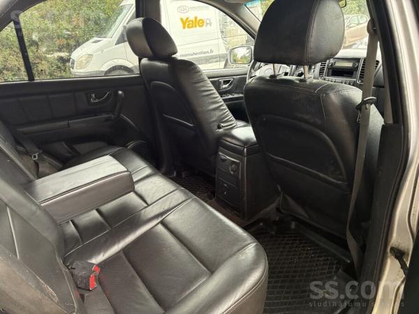 Grey Kia Sorento 2007 in Riga, with an engine capacity of 2.50 L and mileage of 340 thousand km for 1000 €, photo 10 on AUTOMOTO.COM.LV
