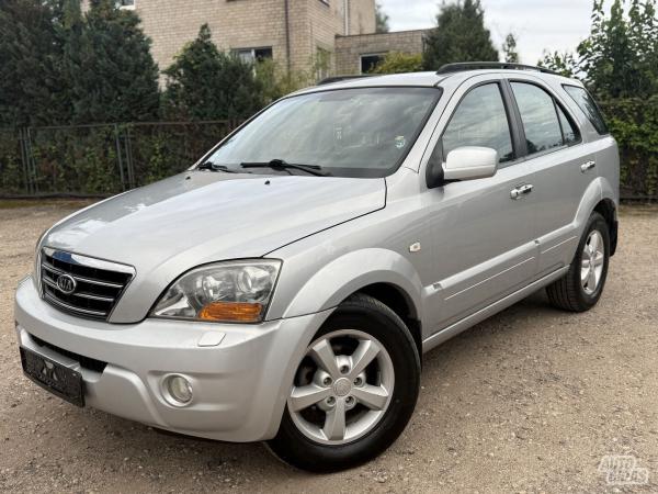 Grey Kia Sorento 2007 in Prienai, with an engine capacity of 2.50 L and mileage of 251 thousand km for 2700 €, photo 4 on AUTOMOTO.COM.LV