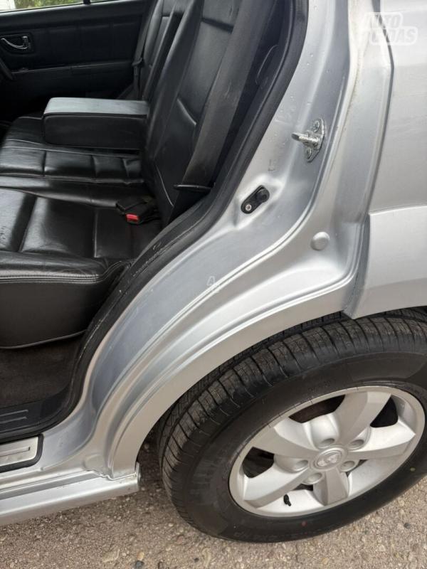 Grey Kia Sorento 2007 in Prienai, with an engine capacity of 2.50 L and mileage of 251 thousand km for 2700 €, photo 11 on AUTOMOTO.COM.LV